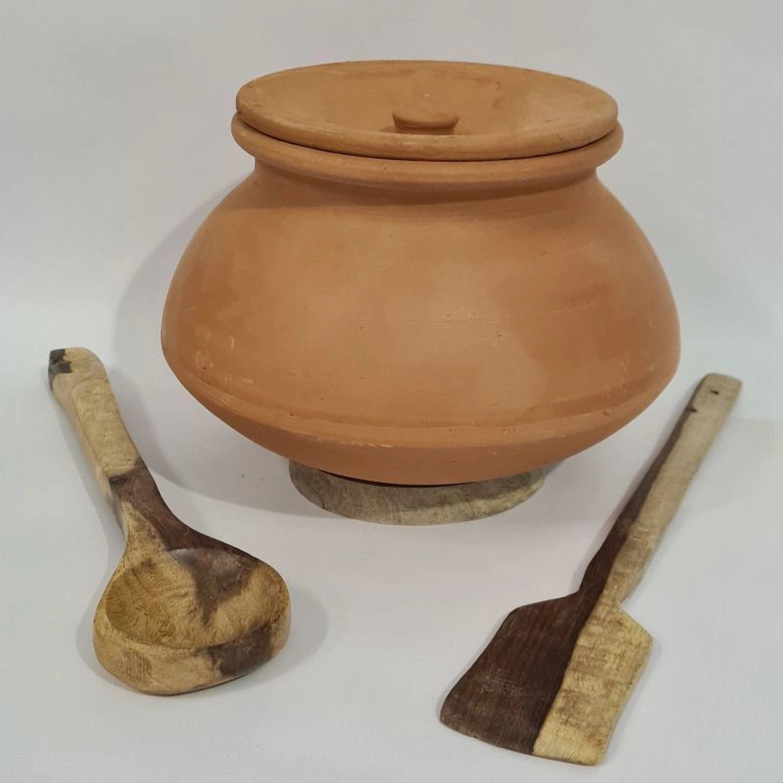 Red Cooking Handi (2 Litre) With Wooden Accessories