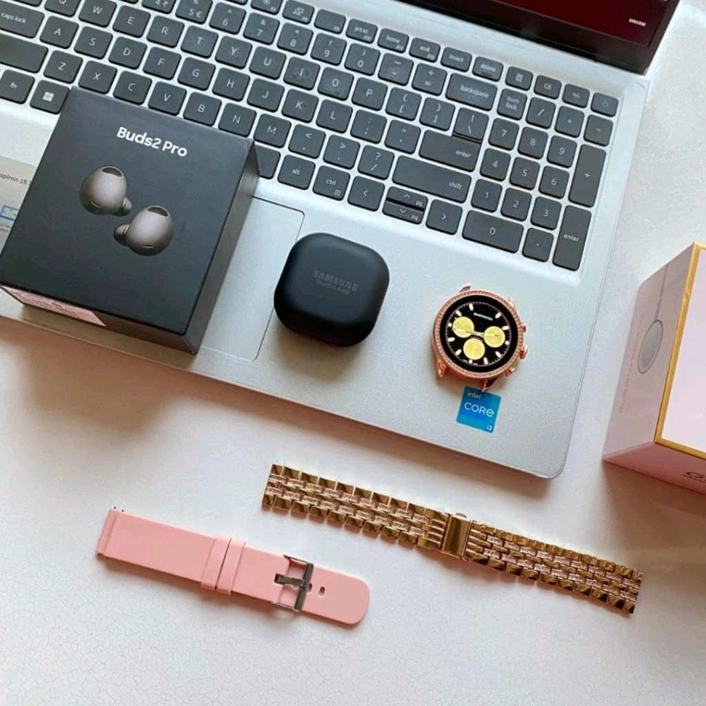 Most Awaited Budget Combo | Gen 9 Smartwatch With Buds 2 Pro | Best ...